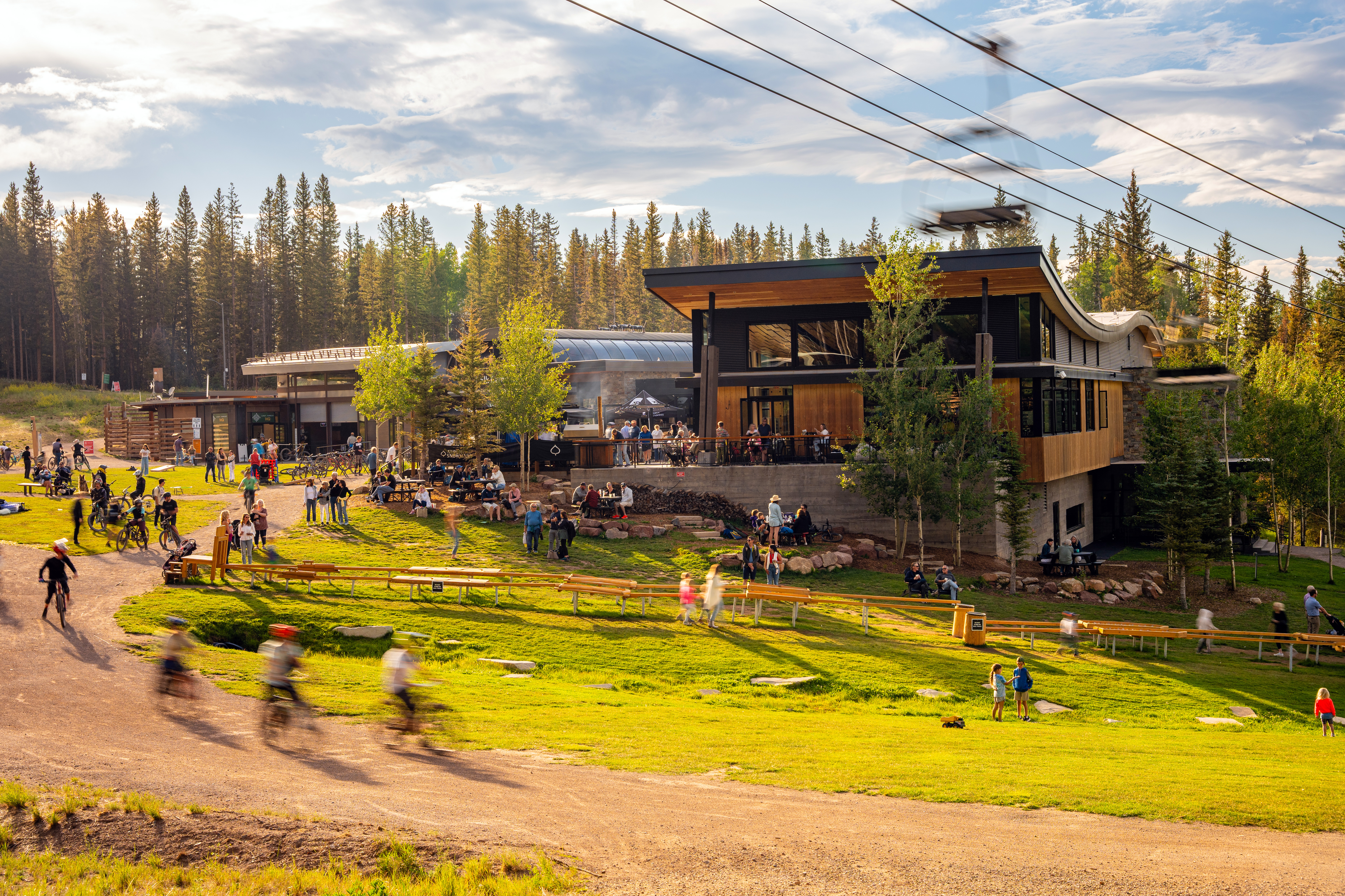 Snowmass Hotel Deals | Best Rates on Ski Vacation Packages and Aspen Stays